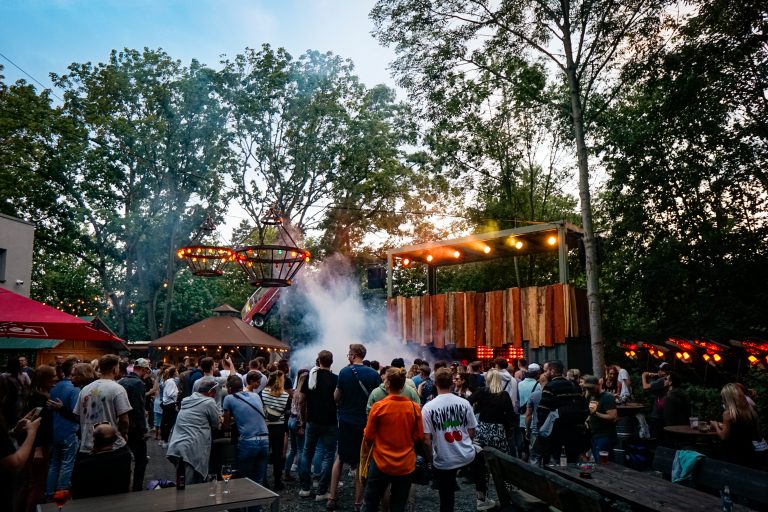 Herr KAUZIG - Biergarten – Klub & Bar