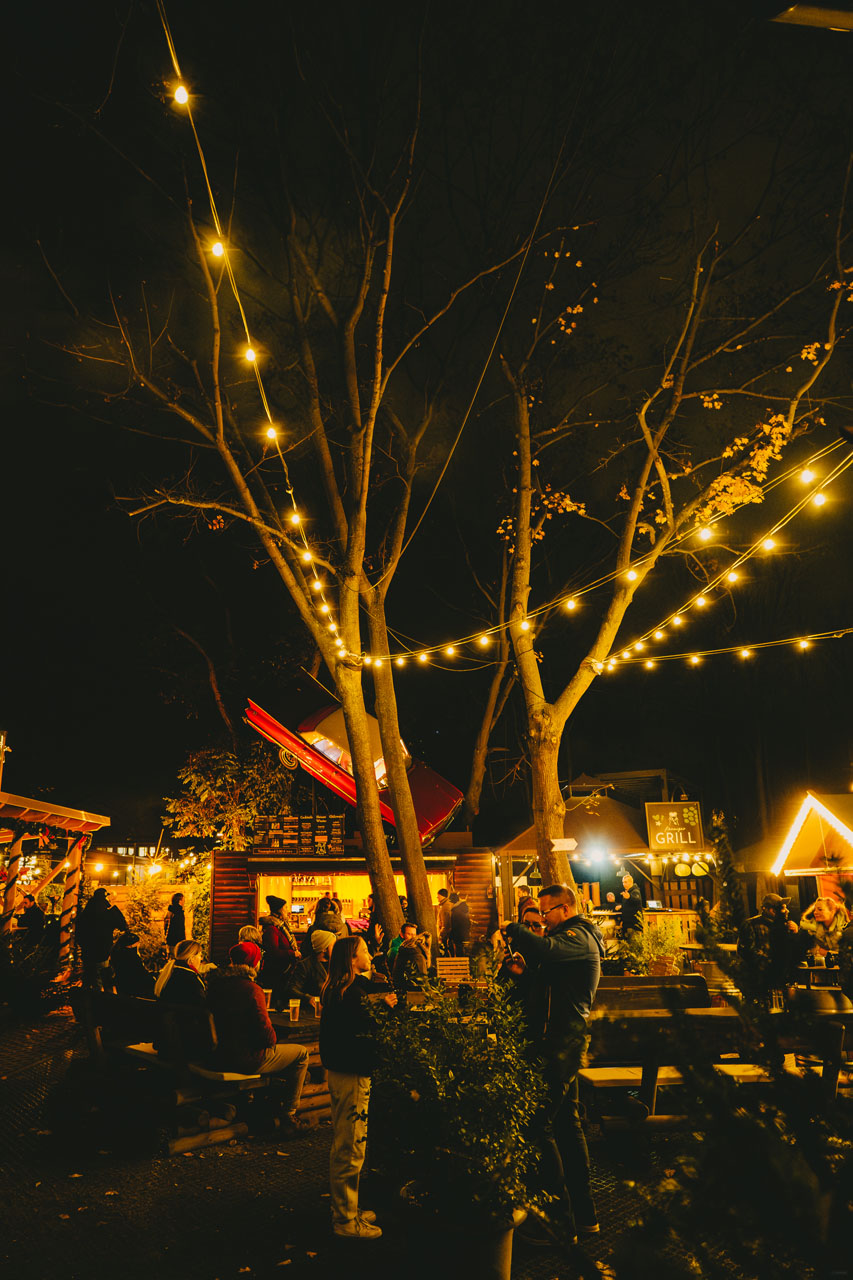 Der kauzige Wintermarkt in Leipzig | Glühwein, Feuerstellen ...