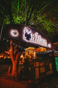 Der kauzige Wintermarkt in Leipzig | Glühwein, Feuerstellen ...